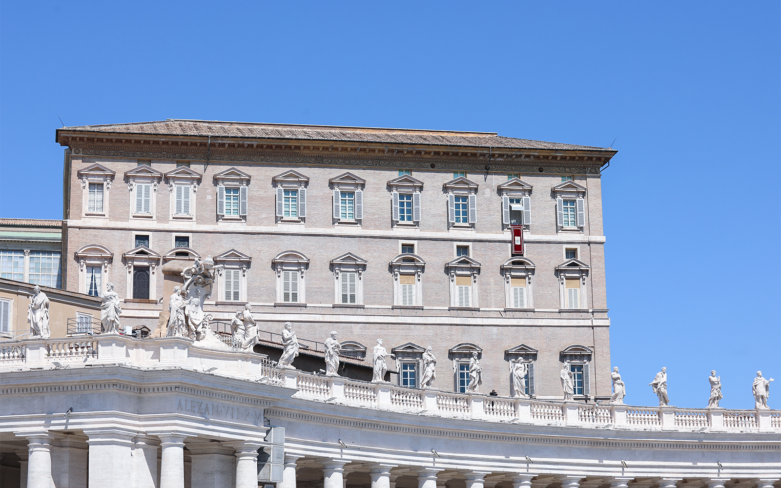 Explore o Palácio Apostólico, residência oficial do Papa